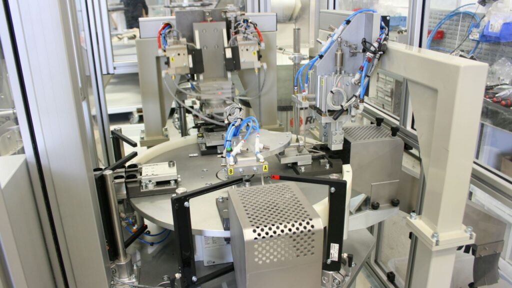 Automated Cap Assembly and Indexing System | RNA Automation