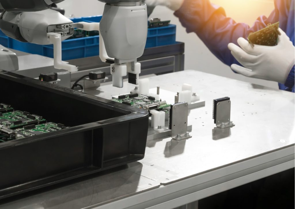 What are collaborative robots and how are they used? - RNA Automation