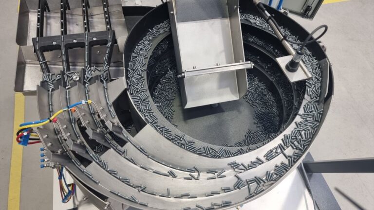 Multi-lane Linear System to feed, orientate, and blow feed Fasteners ...