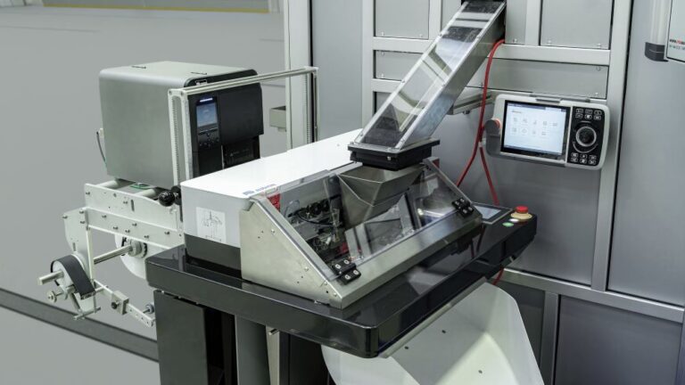 What is a Flexible Automatic Packing Machine - RNA Automation
