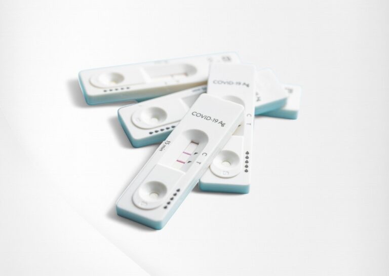Feeding and Handling Systems for the Pharmaceutical Industry - RNA ...